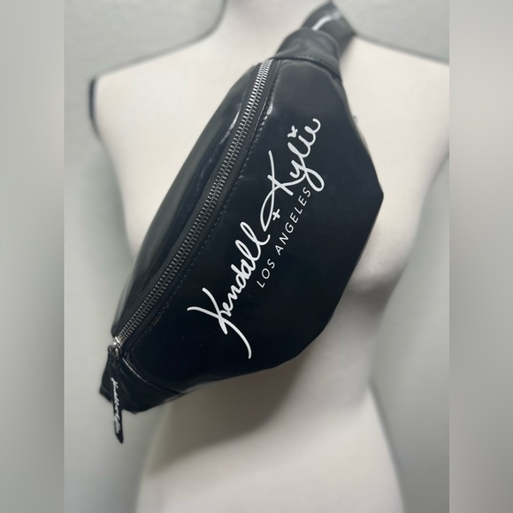 Kendall & Kylie | Bags | Nwt Kendall Kylie Los Angeles Black Fanny Pack ...